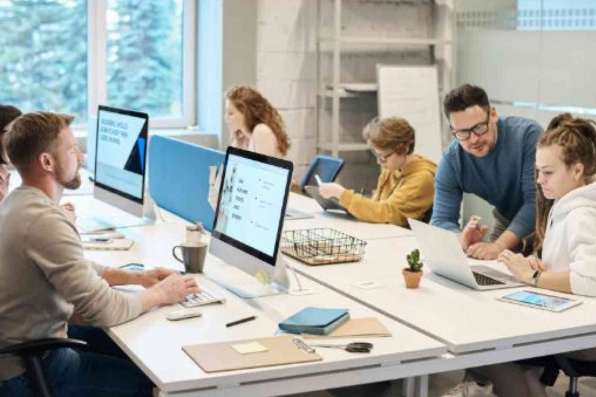 Mending the Trust Divide: Strategies for a More Engaged Workforce ...